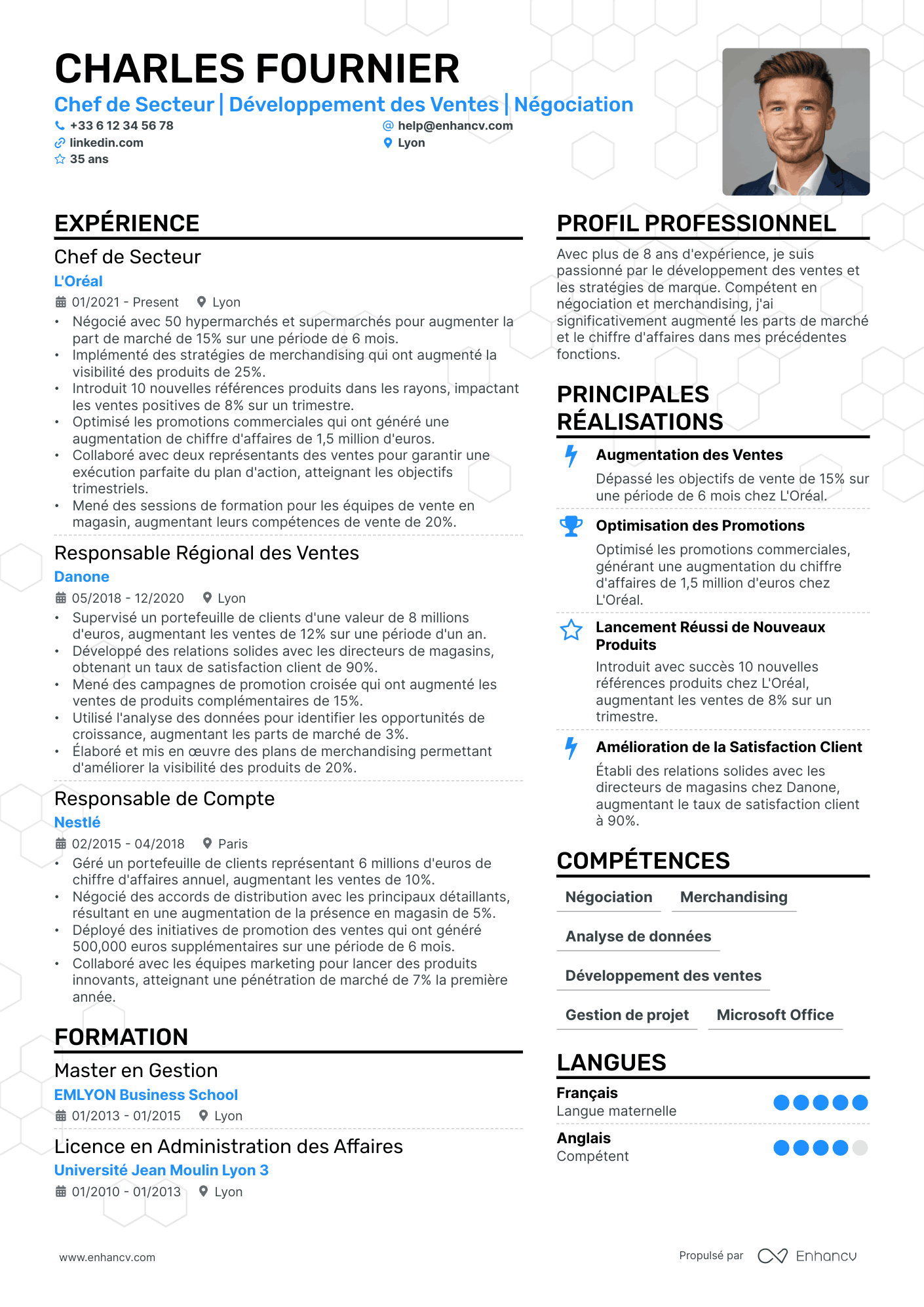 CV Type : Guide Complet 2026 + Exemples Gratuits | Enhancv