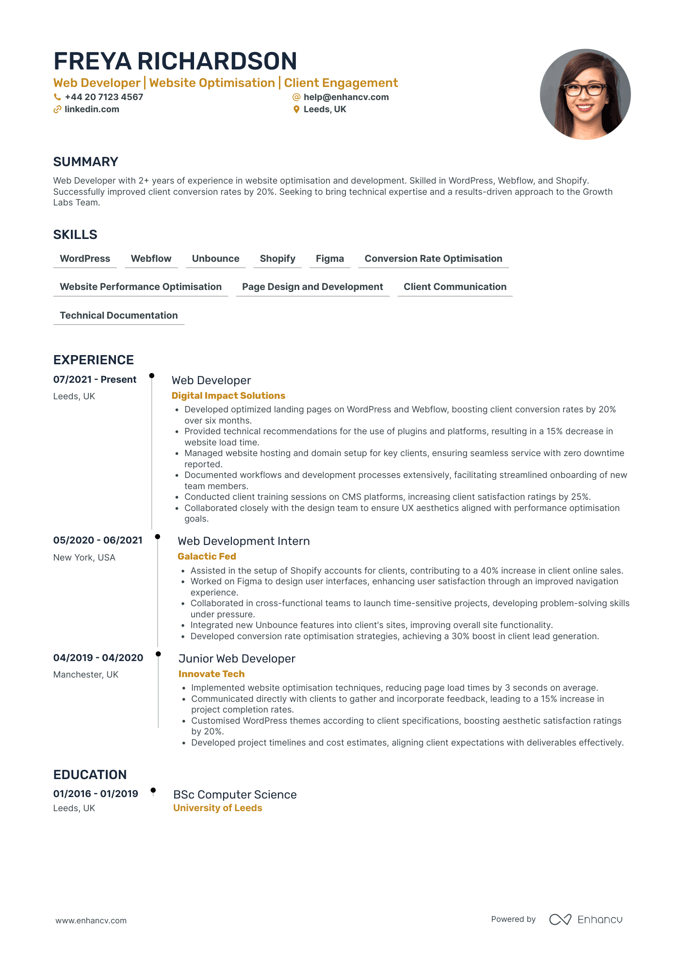 Junior Software Engineer CV Examples & Guide for 2025